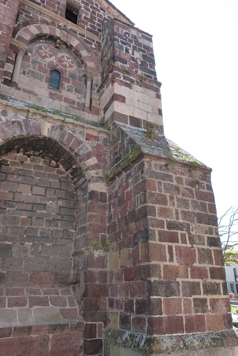 Façade occidentale - contrefort - Jean-Marie Borghino