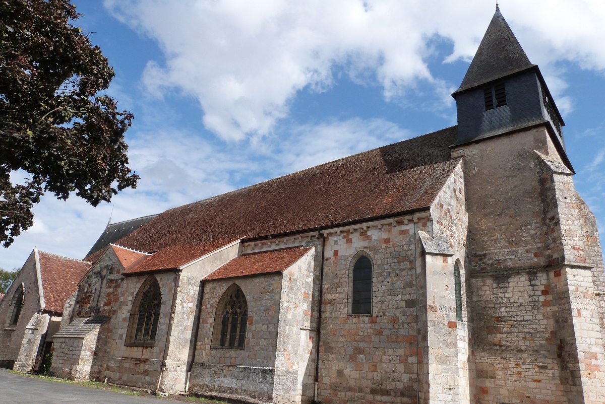 Les Témoins du Passé - La collégiale Saint-Étienne de Dun-sur-Auron ...