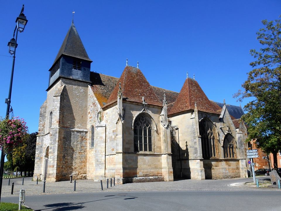 Les Témoins du Passé - La collégiale Saint-Étienne de Dun-sur-Auron ...