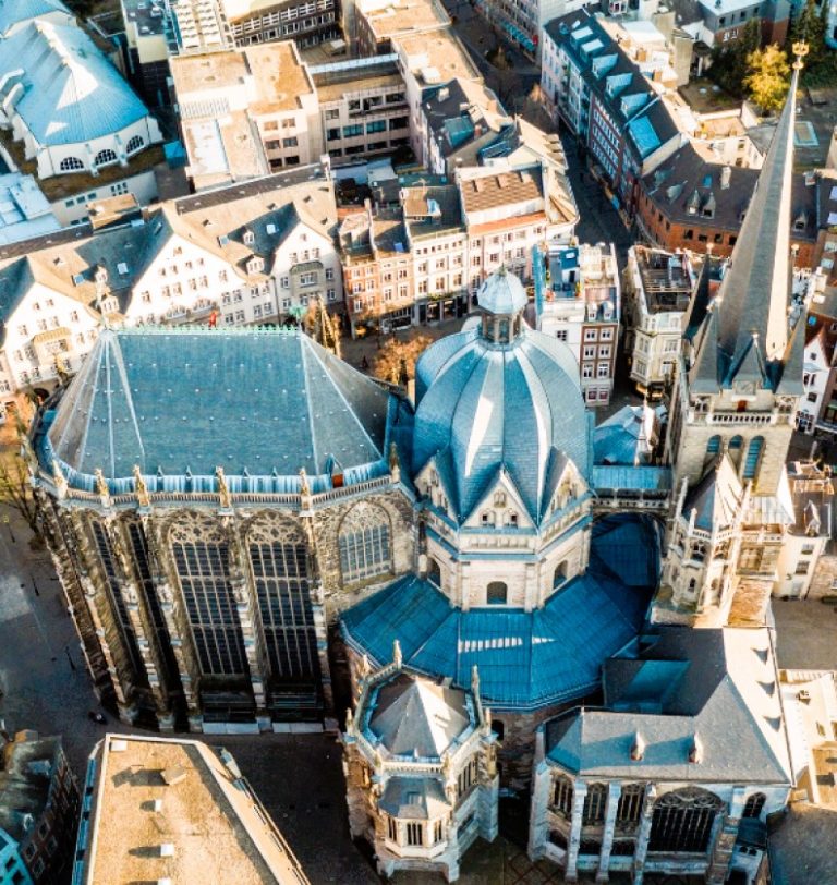 Charlemagne établit sa capitale à Aix-la-Chapelle - Jean-Marie Borghino