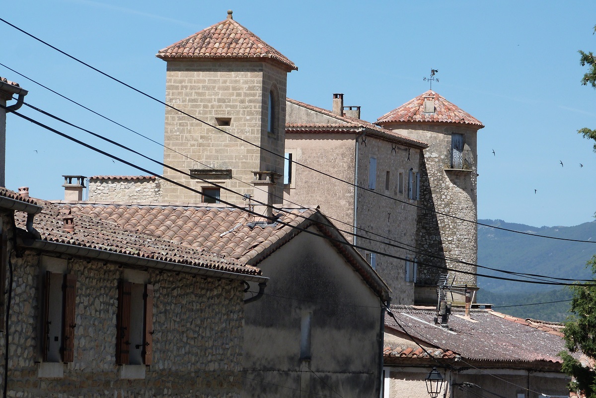 L'église Saint-Pierre aux Liens de la Bastide des Jourdans - Jean-Marie ...